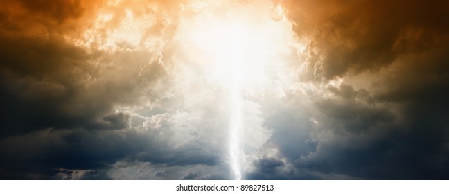 Apocalyptic Background Sun Lightning Clouds Dramatic Stock Illustration ...