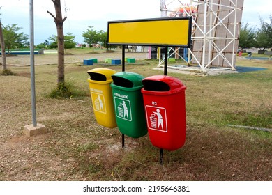 489 General waste bag Images, Stock Photos & Vectors | Shutterstock