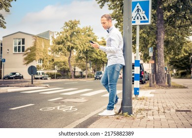6,771 Waiting crosswalk Images, Stock Photos & Vectors | Shutterstock