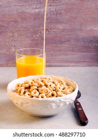 Adding Milk Into Breakfast Cereal Hoops Stock Photo 488297710 ...