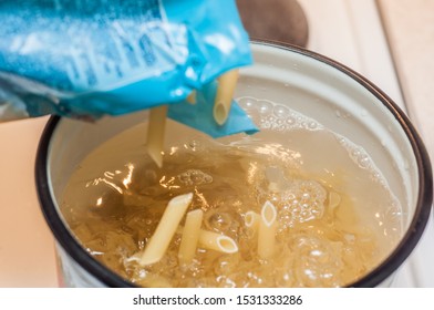 Adding Pasta Boiling Water Packaging Stock Photo 1531333286 | Shutterstock