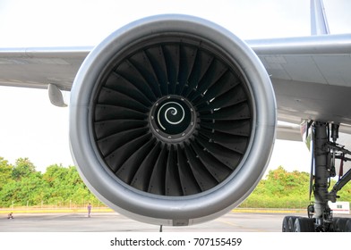 147 Airplane wheel well Images, Stock Photos & Vectors | Shutterstock