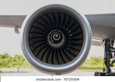 147 Airplane wheel well Images, Stock Photos & Vectors | Shutterstock