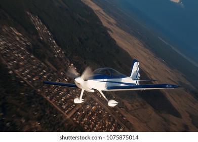 Airplane Sky Make Loop Stock Photo 1075875014 | Shutterstock
