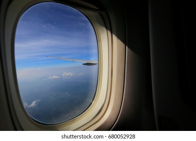Airplane Window Stock Photo 680052928 | Shutterstock