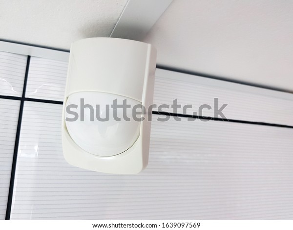 Alarm Ceiling Mounted Sensor Stock Photo 1639097569 | Shutterstock