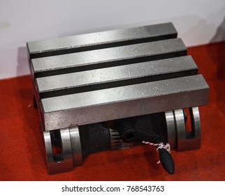 Angle Work Table Milling Machine Industrial Stock Photo 768543763 ...