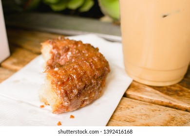 Side face eat delicious donut : 69 images, photos et images ...