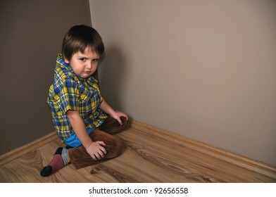 1,843 Child sitting in corner Images, Stock Photos & Vectors | Shutterstock