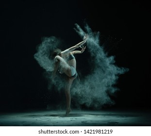 Anonymous Dancer Throwing Sand Lifting Leg Stock Photo 1421981219 ...