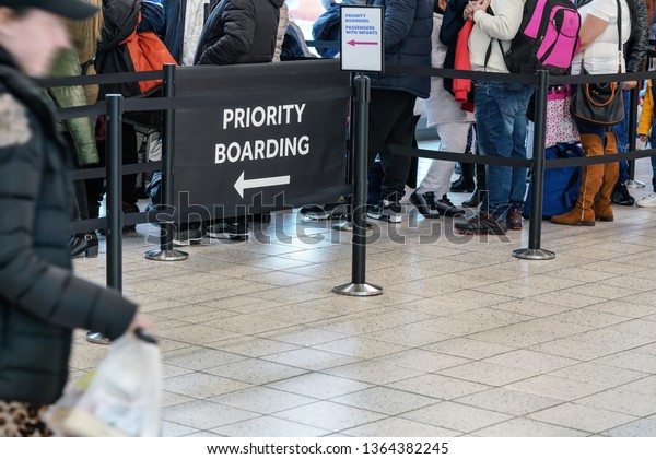8,935 imágenes de Priority boarding - Imágenes, fotos y vectores de ...