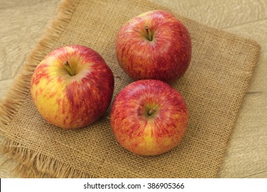 33 Jonagored apple Images, Stock Photos & Vectors | Shutterstock