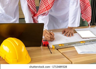 14,916 Arabic engineer Images, Stock Photos & Vectors | Shutterstock