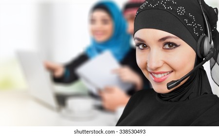 2,289 Arabic call center Images, Stock Photos & Vectors | Shutterstock