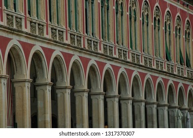 Arches Split Stock Photo 1317370307 | Shutterstock