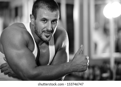 2,138 Bodybuilder thumbs up Images, Stock Photos & Vectors | Shutterstock