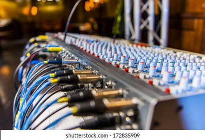 30,610 Receiving sound Images, Stock Photos & Vectors | Shutterstock