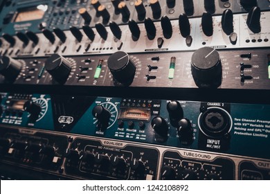 4,071 Audio Rack Images, Stock Photos & Vectors | Shutterstock