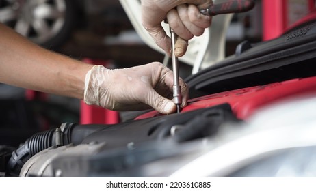 Auto Mechanic Cleaning Engine Compartment Car Stock Photo 2203610885 ...