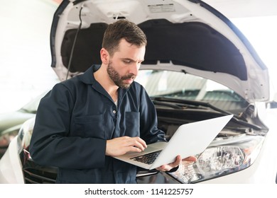 4,785 Car mechanic laptop Images, Stock Photos & Vectors | Shutterstock