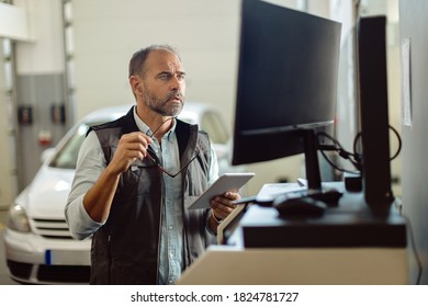 3,771 Auto repair tablet Images, Stock Photos & Vectors | Shutterstock