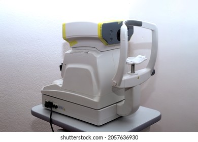 Autorefractor Images, Stock Photos & Vectors | Shutterstock