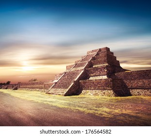 332 Aztec ruins sunset Images, Stock Photos & Vectors | Shutterstock