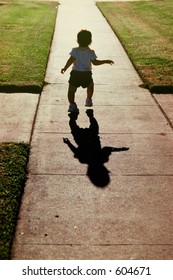 509 Baby first steps silhouette Images, Stock Photos & Vectors ...