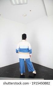 Back Side View Plus Size Model Stock Photo 1915450882 | Shutterstock