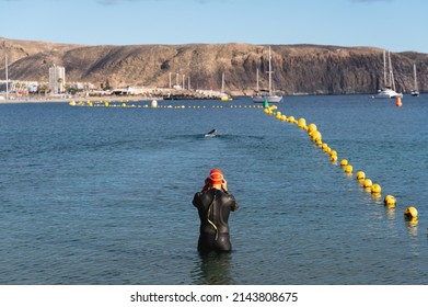 Back View Anonymous Guy Diving Suit Stock Photo 2143808675 | Shutterstock