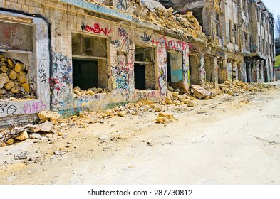 Background Destroyed Wall Facade On Street Stock Photo (Edit Now) 287730812