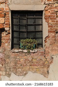 3,038 Worn down building Images, Stock Photos & Vectors | Shutterstock