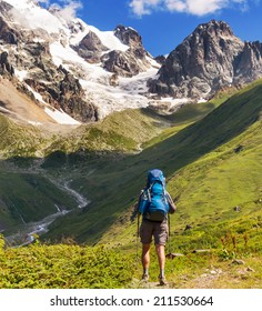 Backpacker Mountains Stock Photo 211530664 | Shutterstock