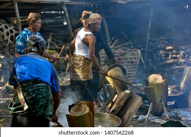 16,704 Indonesia traditional kitchen Images, Stock Photos & Vectors ...