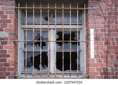 380 Smashed house door Images, Stock Photos & Vectors | Shutterstock