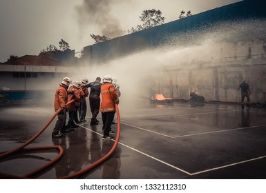 Basic Fire Fighting Training Malaysia Stock Photo 1332112310 | Shutterstock