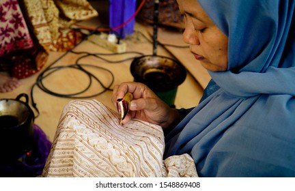 31 Batik Rifaiyah Images, Stock Photos & Vectors | Shutterstock