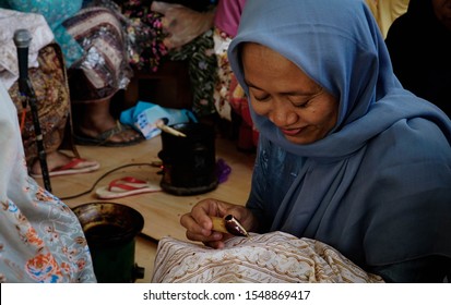 31 Batik Rifaiyah Images, Stock Photos & Vectors | Shutterstock