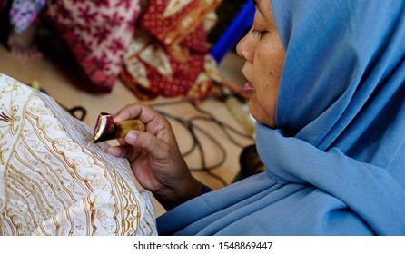 31 Batik Rifaiyah Images, Stock Photos & Vectors | Shutterstock