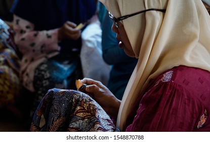 31 Batik Rifaiyah Images, Stock Photos & Vectors | Shutterstock