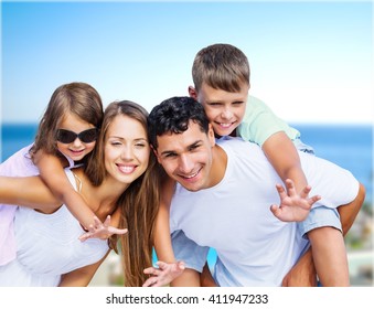 15,025 Family beach bikini Stock Photos, Images & Photography ...
