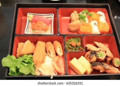 Bento Box Set Stock Photo 635326331 | Shutterstock