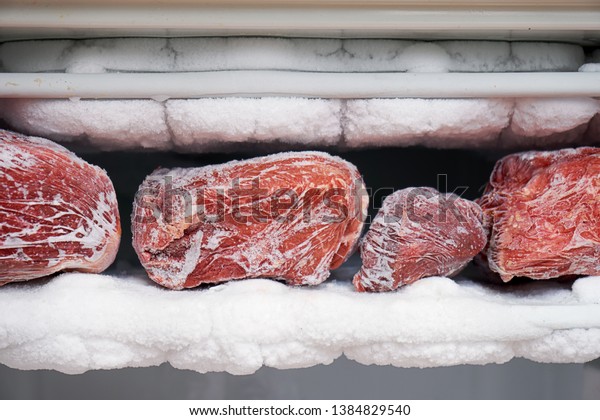 Big Chunks Red Beef Lying On 库存照片（立即编辑）1384829540