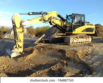 Excavator Ready Loading Truck Stock Photo 544535821 | Shutterstock