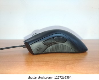 Black Computer Mouse Shadow Stock Photo 1227265384 | Shutterstock