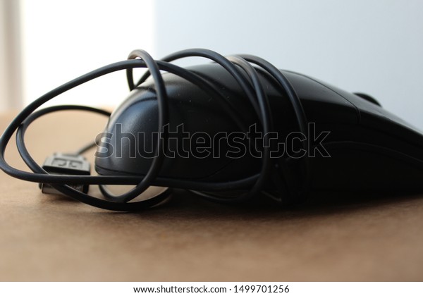 Black Computer Mouse Wire Stock Photo 1499701256 | Shutterstock