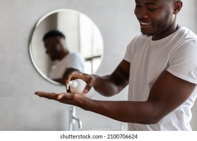 20,386 Using soap Images, Stock Photos & Vectors | Shutterstock