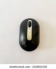 Black Wireless Computer Mouse Isolated On Stock Photo 2120021150 ...