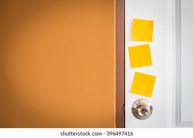 Blank Empty Post Note On Doordoor Stock Photo 396497416 | Shutterstock