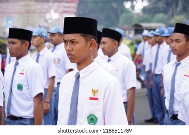 289 Sma indonesia uniform Images, Stock Photos & Vectors | Shutterstock